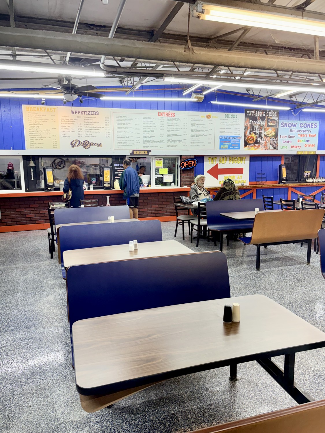 TNT BBQ & Grill - Renningers Promotions